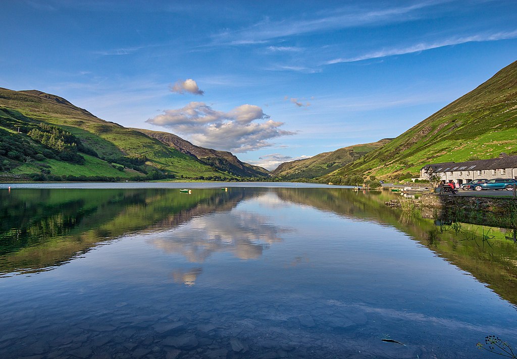 Tal-y-llyn Lake: Magnificent Beauty Spot - Welsh Treasure
